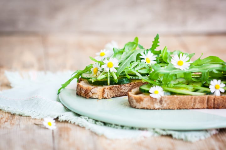 30 Edible Flowers You Can Eat Right Out Of Your Garden