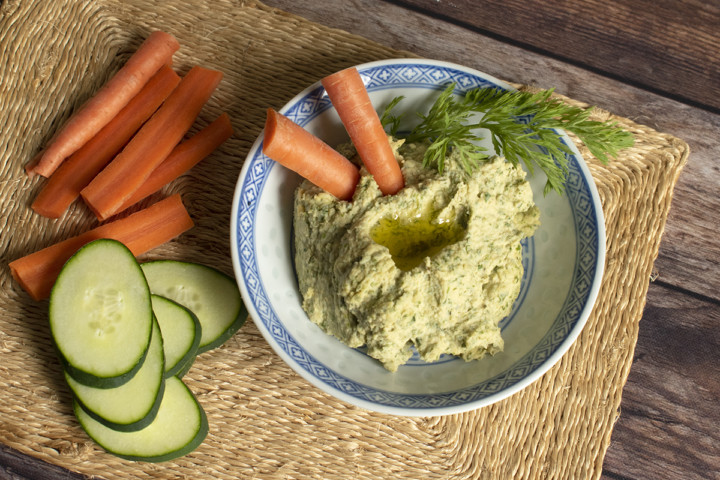 7 Crazy Good Ways to Eat Carrot Tops