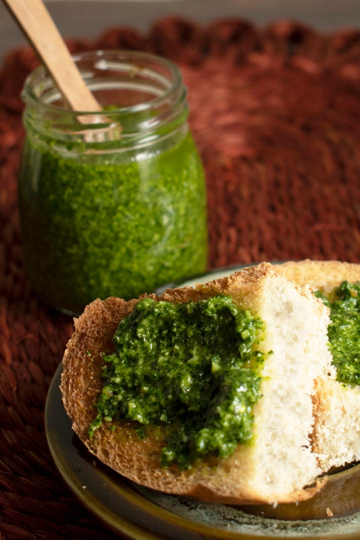 7 Crazy Good Ways to Eat Carrot Tops