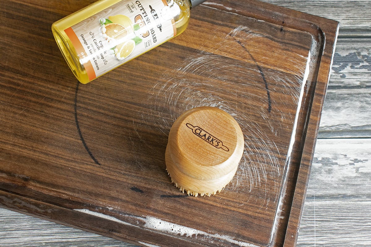 9 Do's & Don'ts Of Caring For Wooden Cutting Boards & Utensils