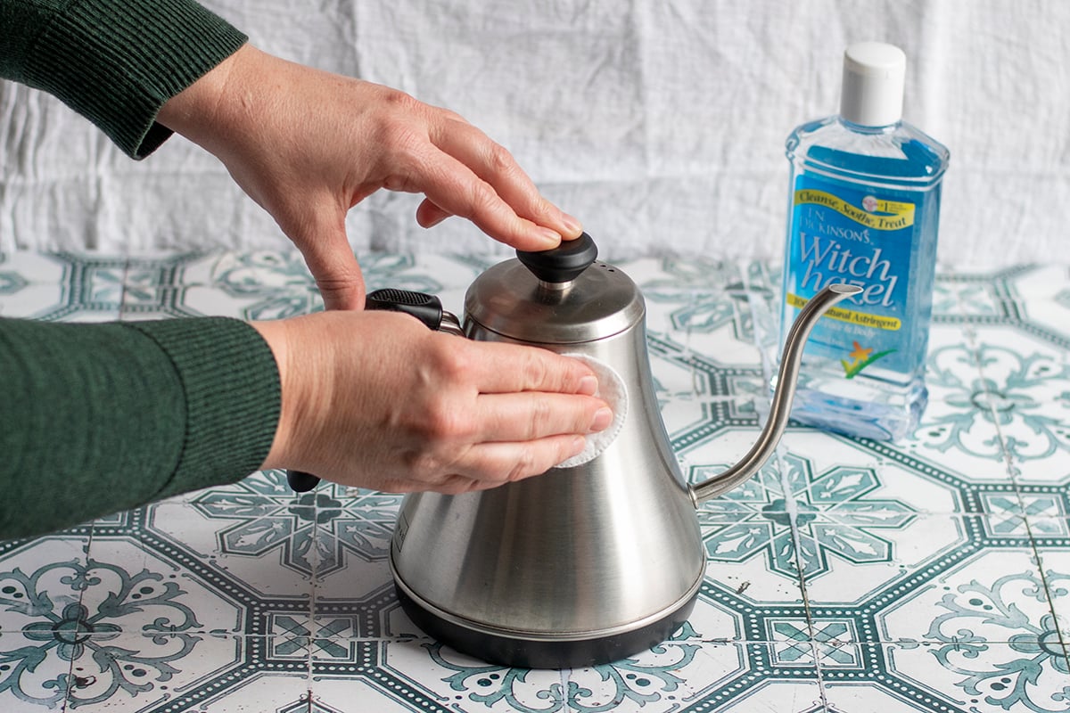 30 Fantastic Ways to Use Witch Hazel Around Your Home