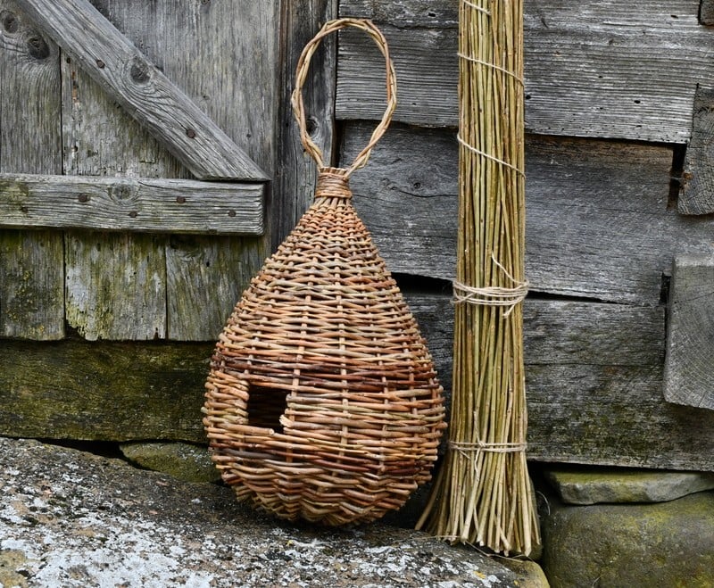 How To Create a Beautiful and Practical Woven Willow Bird Basket