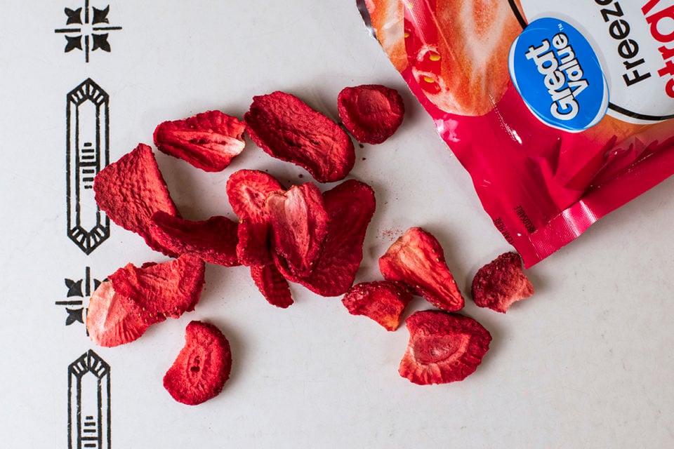 Super Easy DIY Strawberry Powder & 7 Ways To Use It