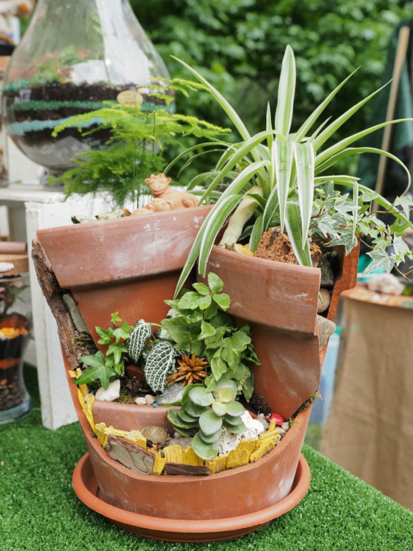 10 Brilliant & Practical Ways to Reuse Broken Terracotta Pots